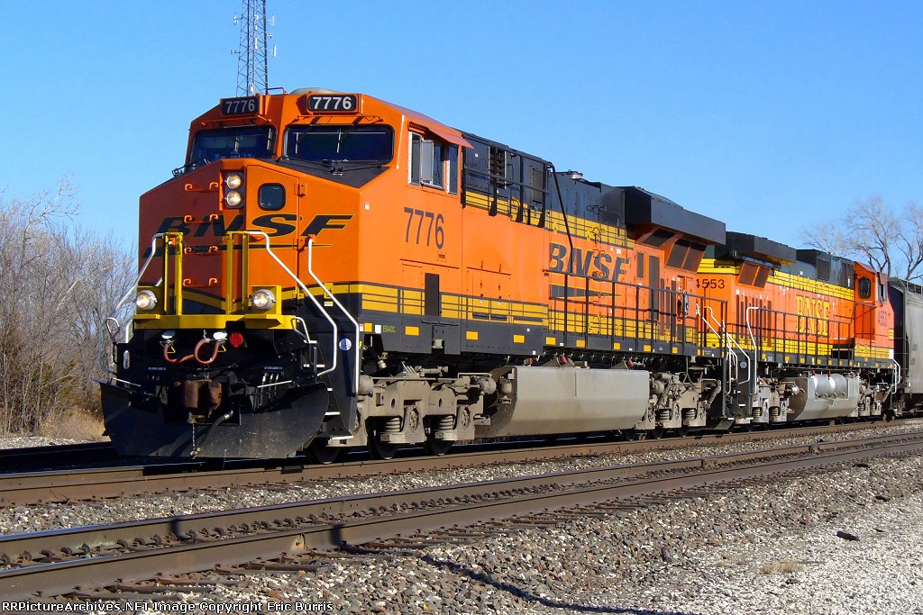 BNSF 7776 "speed logo" westbound